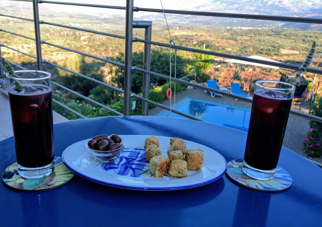 Al fresco eating in Crete - Panokosmos - Great food and drink
